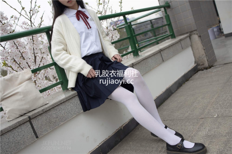 [森萝财团] JKFUN-001 甜米妹子JK白丝十分可爱 [127P1V2.23G]-美图喵