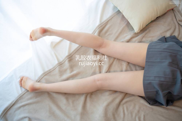 [森萝财团] JKFUN-047 JK裸足 Aika [69P782MB]-美图喵