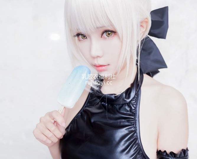 [网红杂图] Ely_eee(ElyEE子) - 黑皮泳裙 [15P40MB]-美图喵