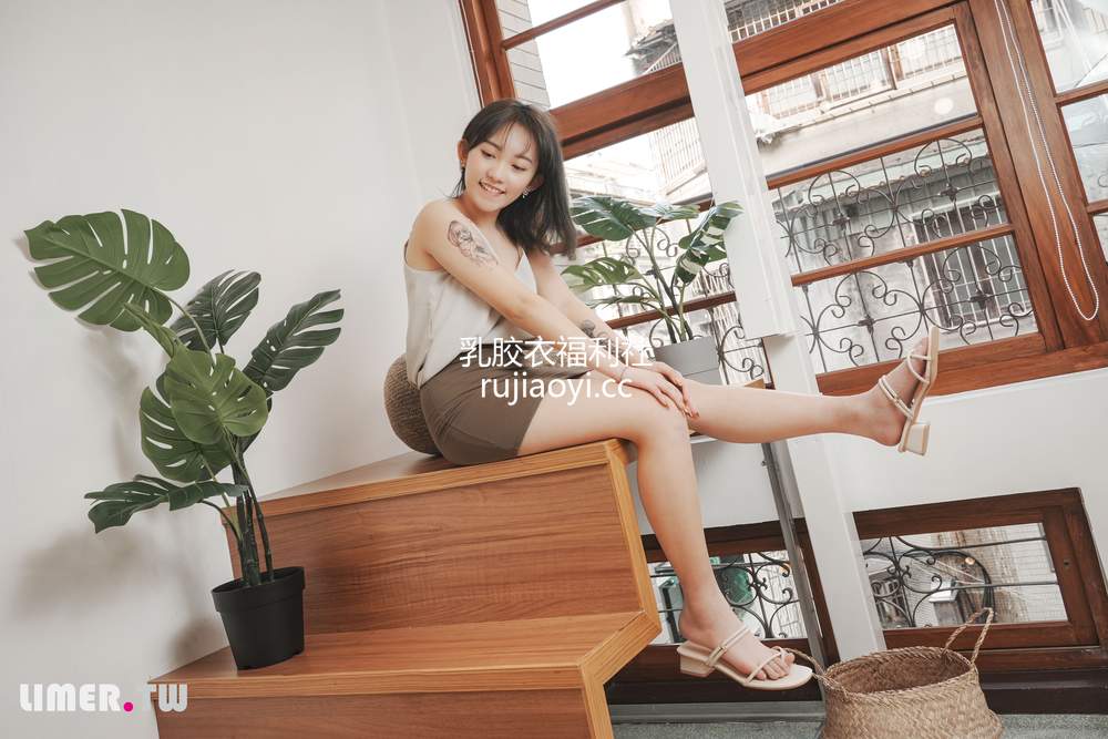 [Limerence原创] No.046 素人Una 凉鞋抹润滑膏 [161P1V3.69GB]-美图喵